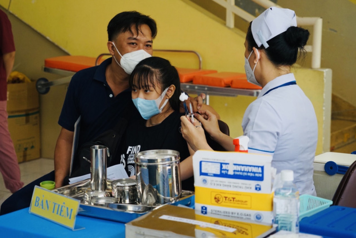 TP.HCM tiêm vaccine phòng Covid-19 xuyên lễ Quốc khánh