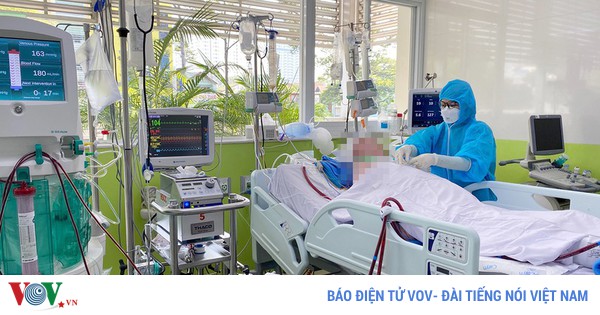 Phổi của phi công người Anh đã cải thiện 40%, từng bước cai ECMO