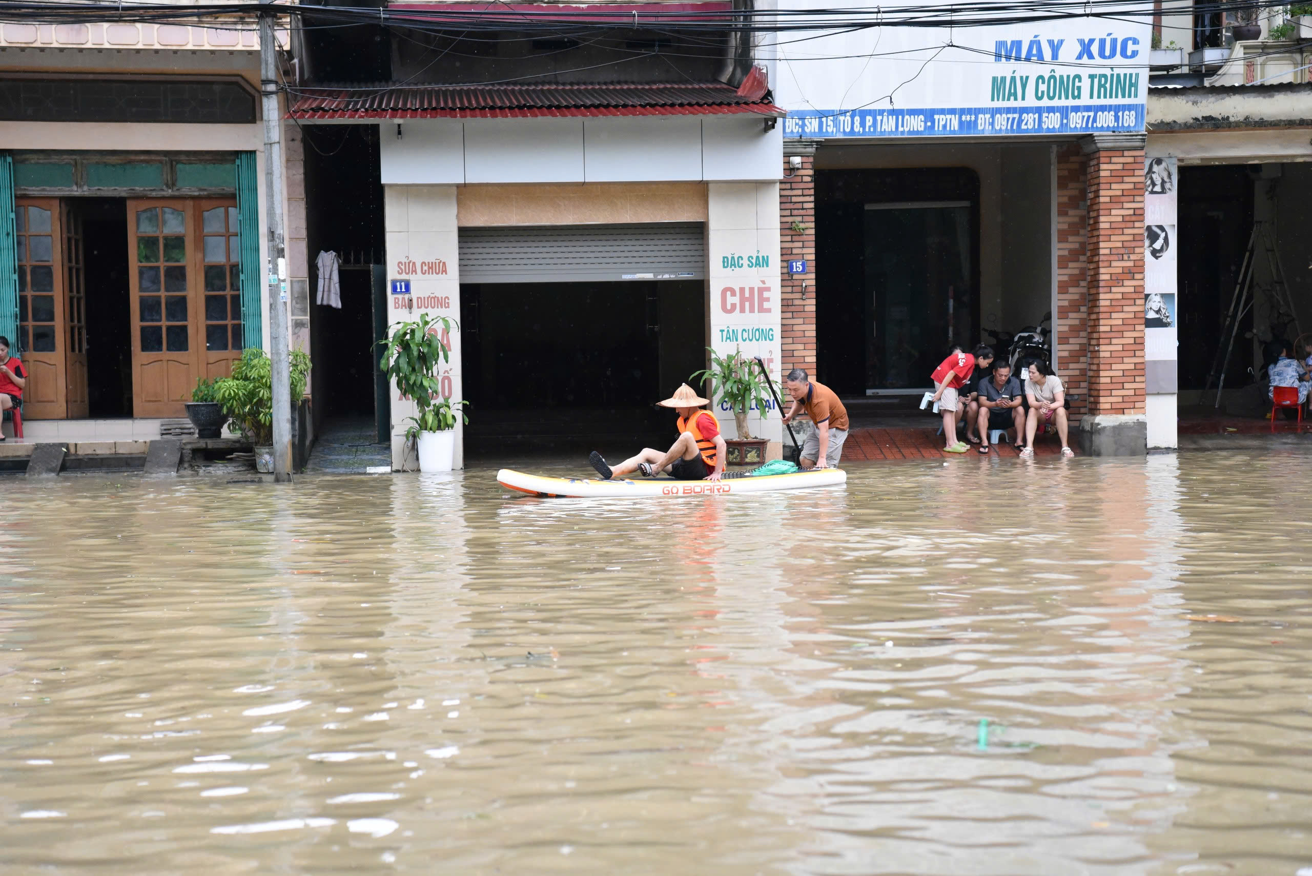 Người dân Thái Nguyên "chưa từng gặp trận lụt nào lớn như lúc này"