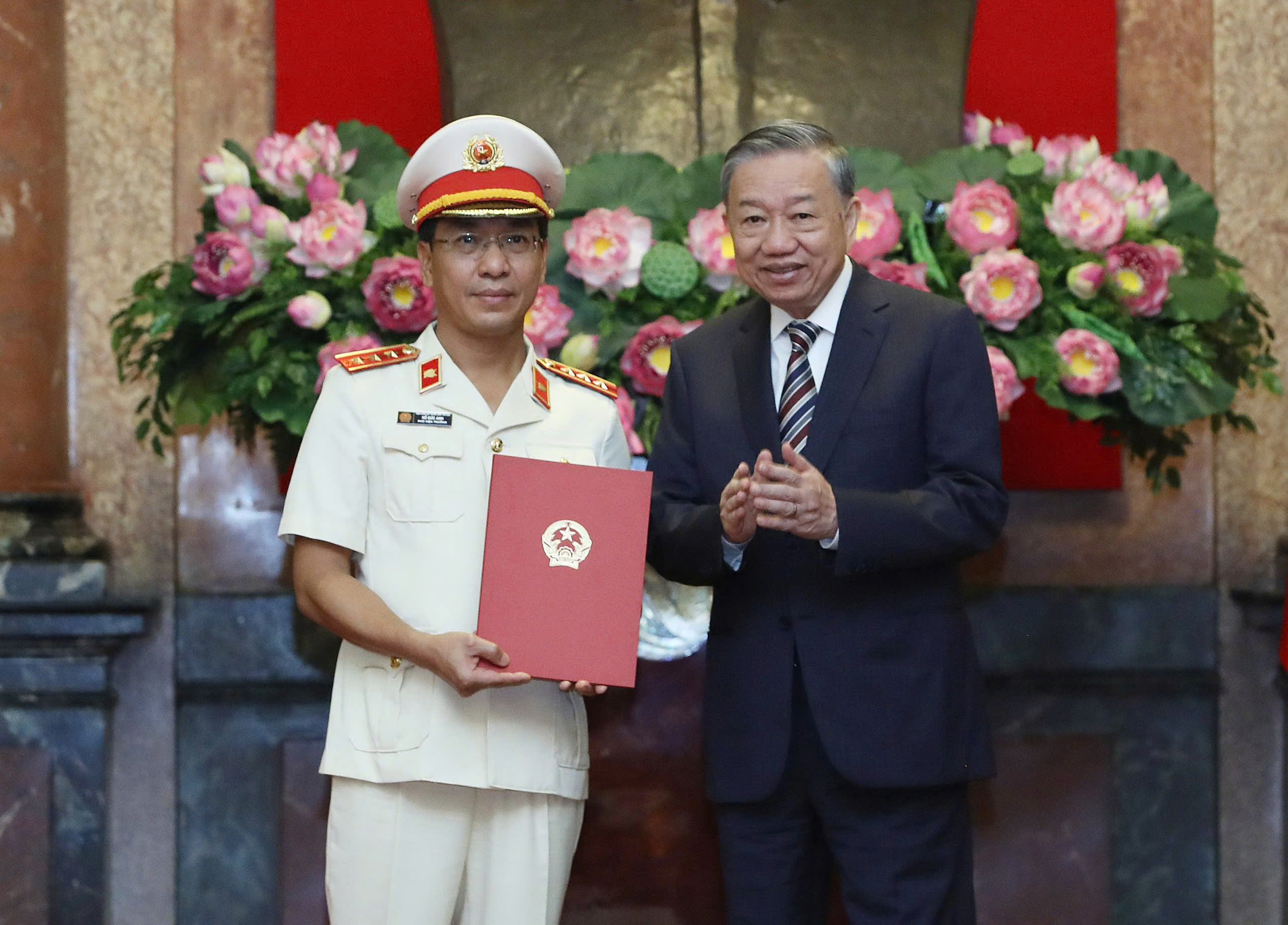 Trao Quyết định bổ nhiệm Phó Viện trưởng Viện Kiểm sát nhân dân tối cao