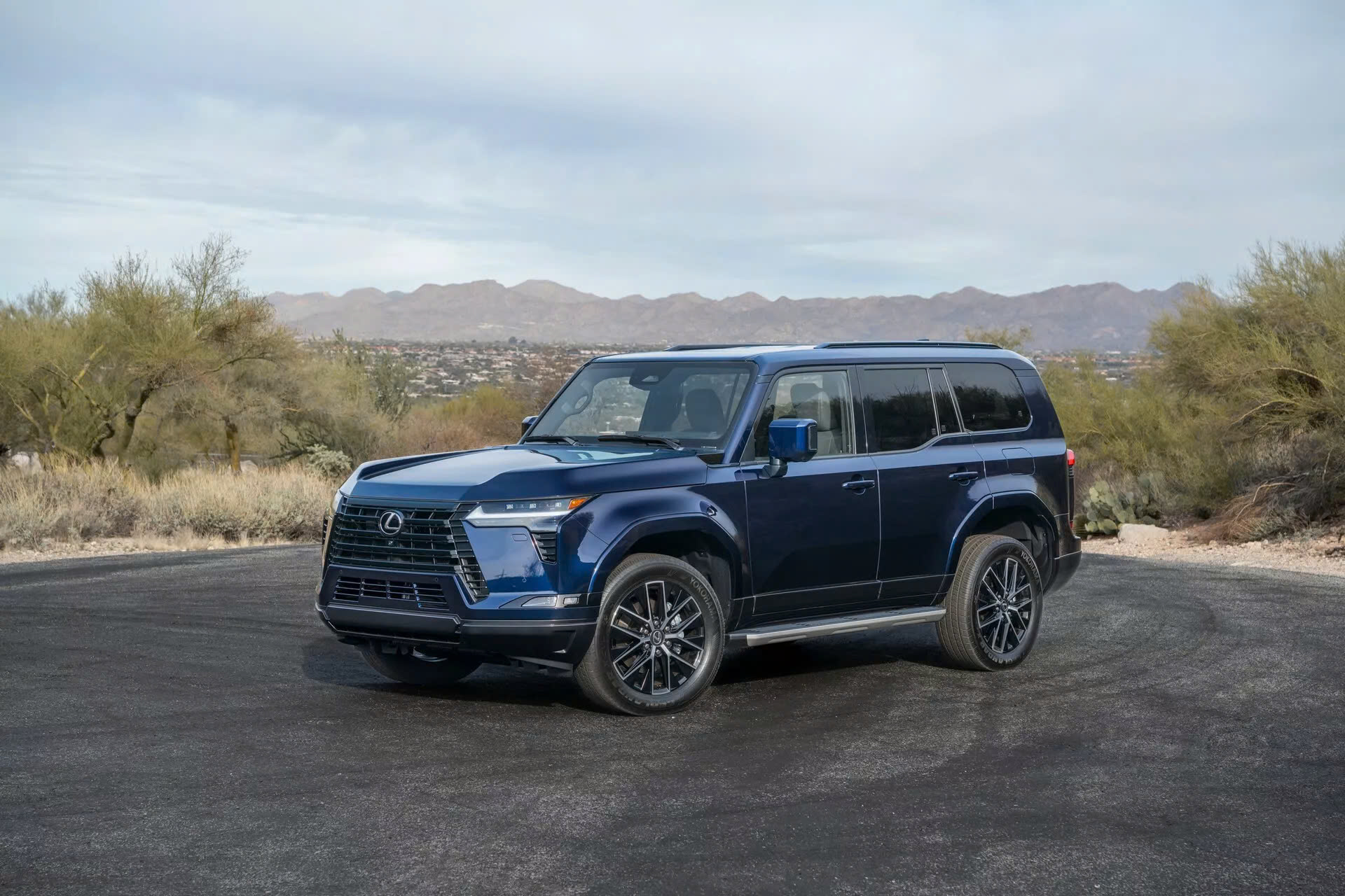 Lexus GX 2025: Hiện đại, mạnh và đắt hơn