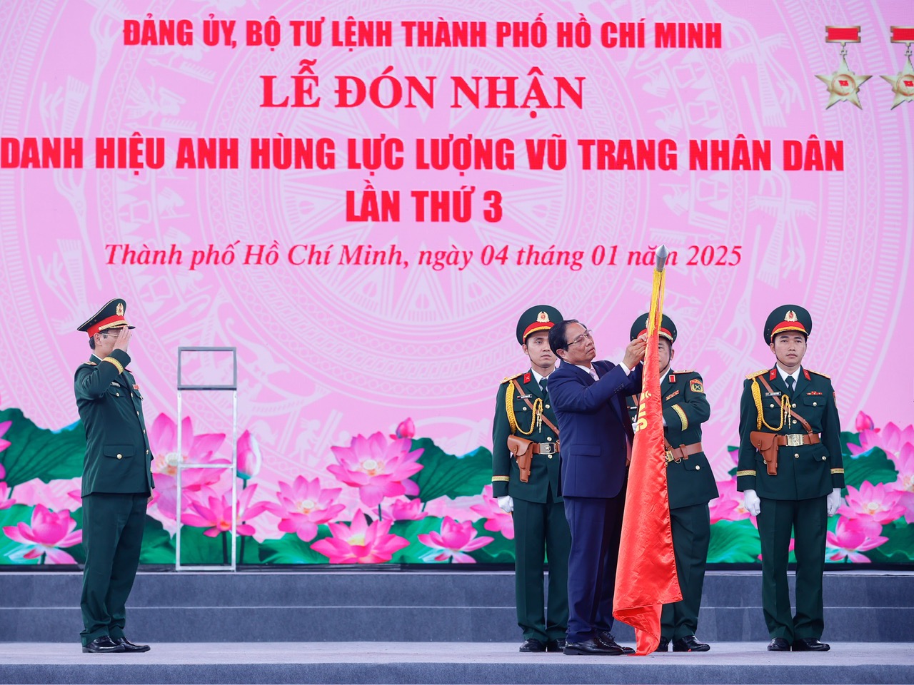 Thủ tướng trao danh hiệu Anh hùng Lực lượng vũ trang cho LLVT TP Hồ Chí ...
