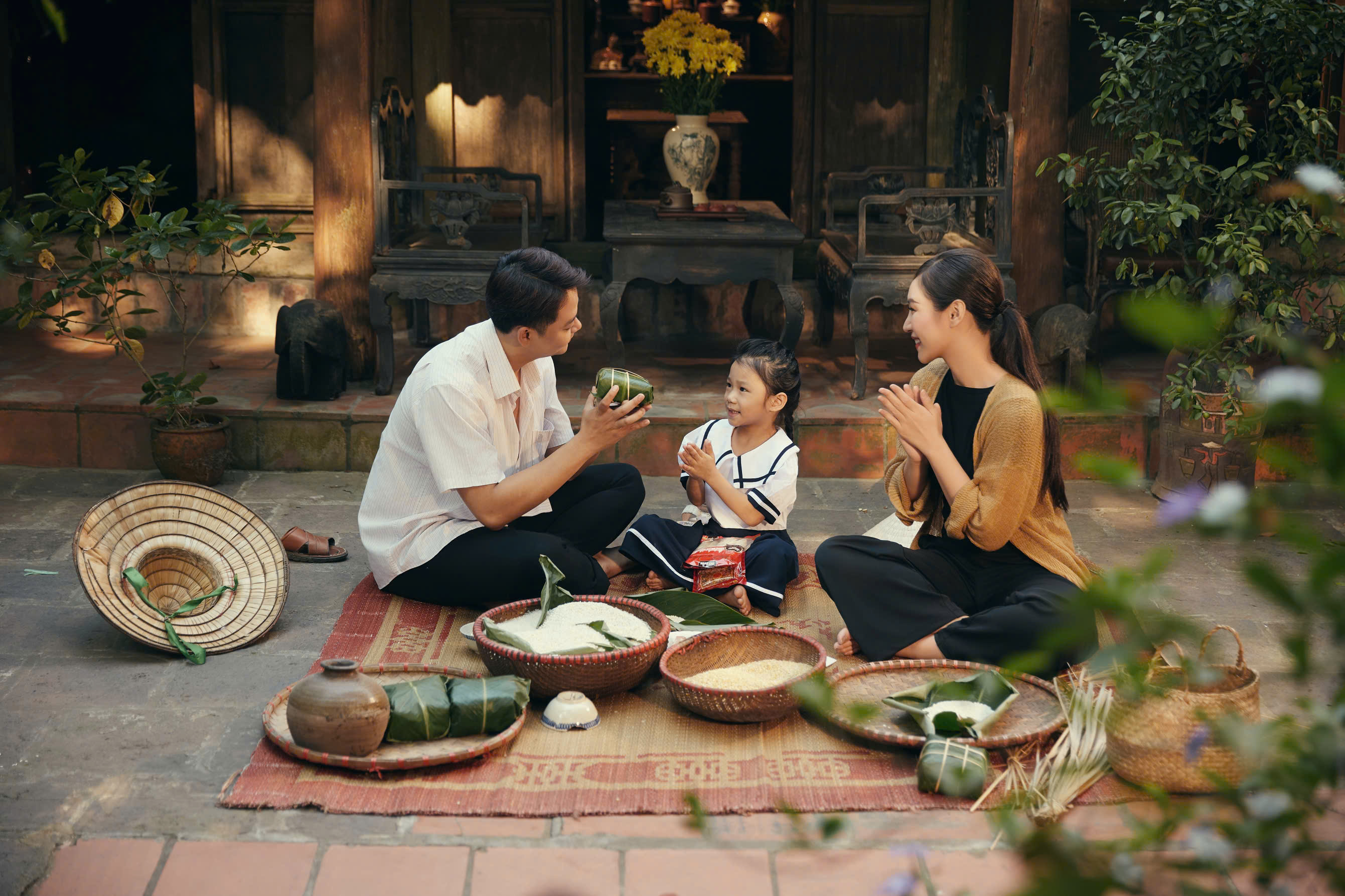 Quán quân Sao Mai Phương Mai ra mắt MV gửi gắm thông điệp về gia đình