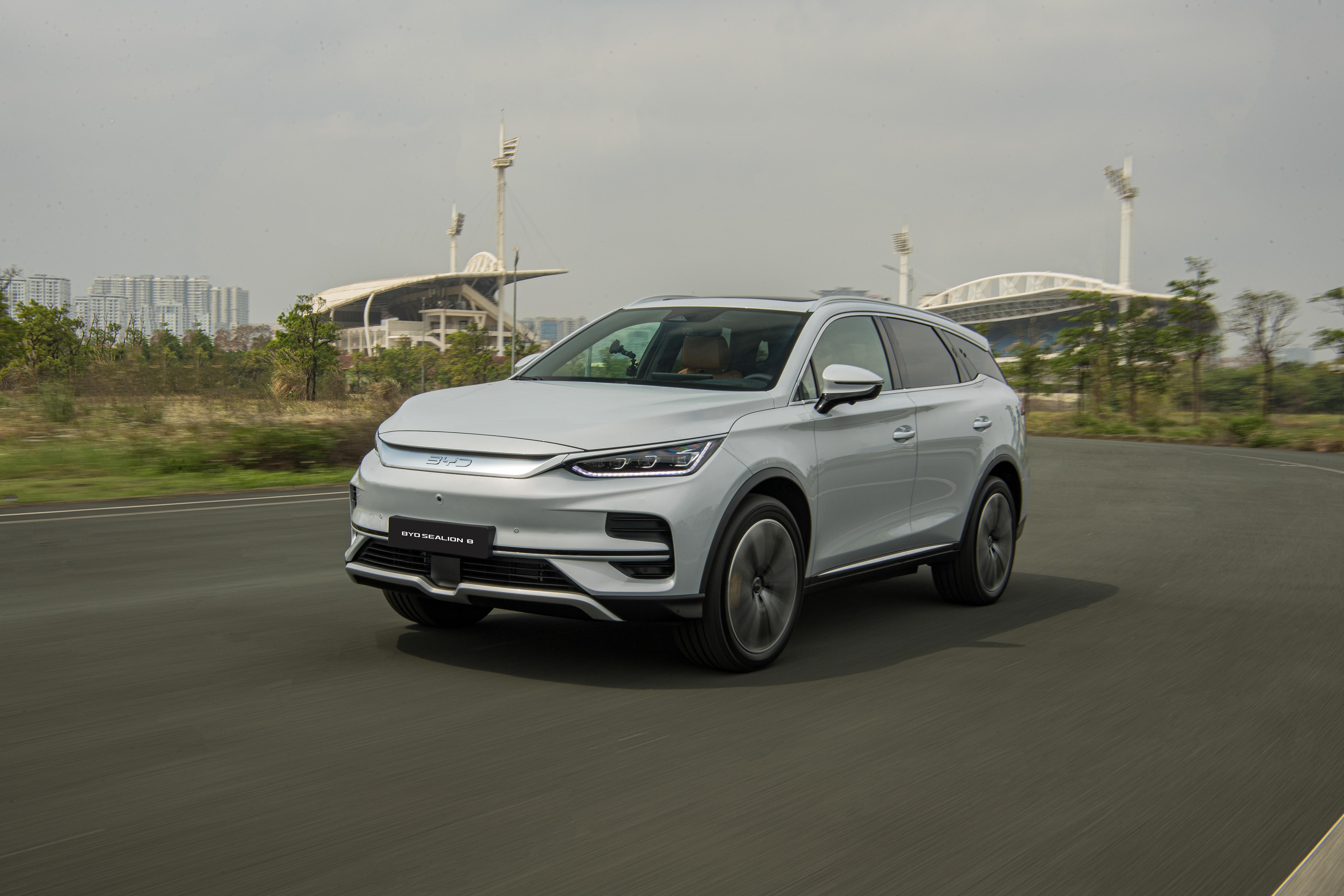 BYD Sealion 8 ra mắt Việt Nam với giá 1,569 tỷ đồng