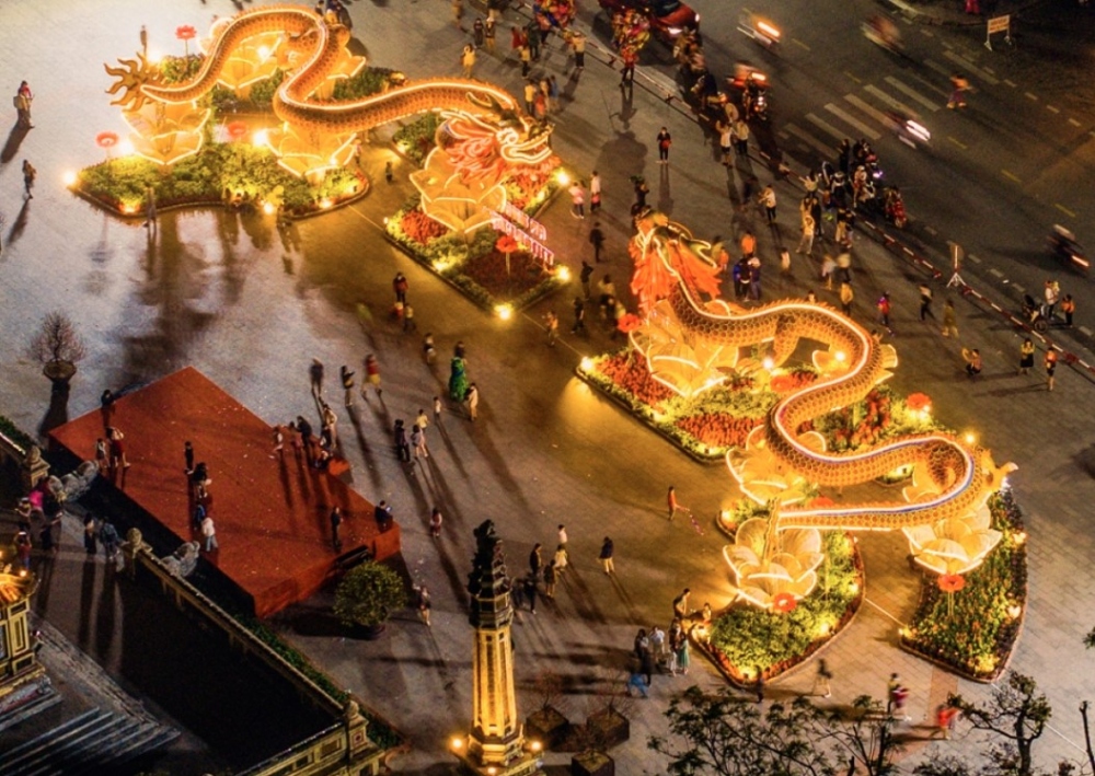 Beautiful images of dragon mascot seen in Hue ancient city