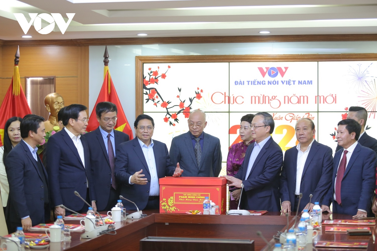 Ảnh: Thủ tướng Phạm Minh Chính thăm, kiểm tra công tác trực tết tại VOV