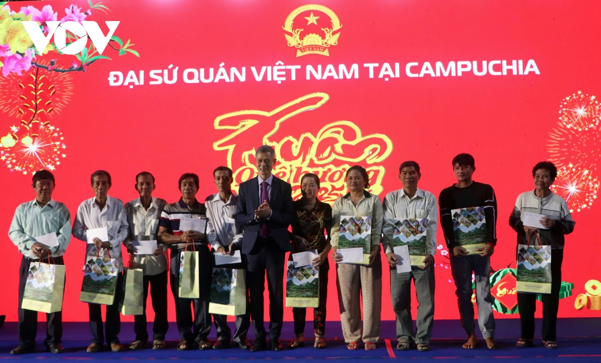 Cộng đồng bà con người Việt tại Campuchia chung vui đón Tết Ất Tỵ 2025